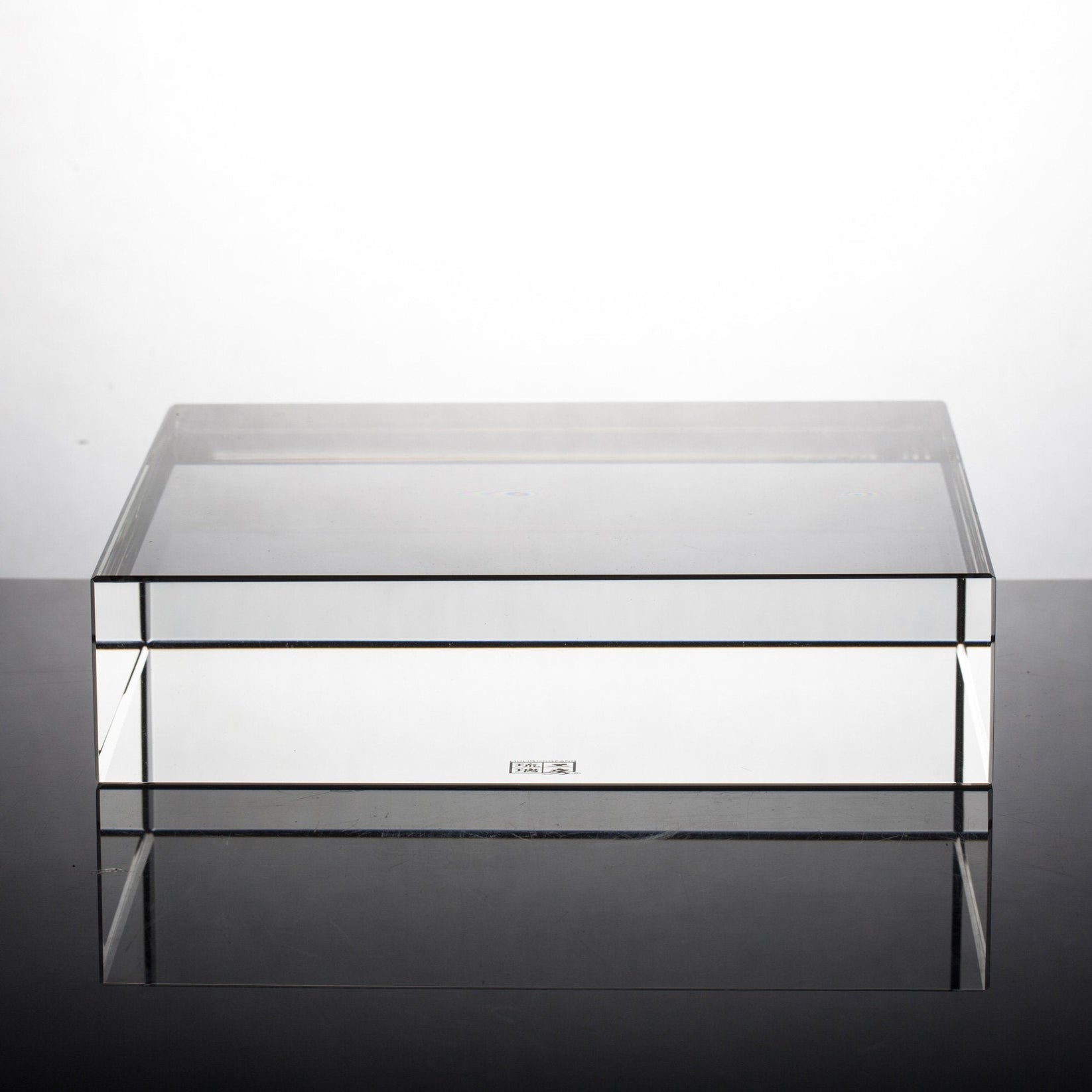 Acrylic Display Base with Logo Engraving (varies sizes) – LIULI Crystal Art